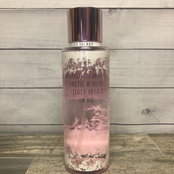 Victoria's Secret | Makeup | New Velvet Petals Frosted By Vs Gift Set ...